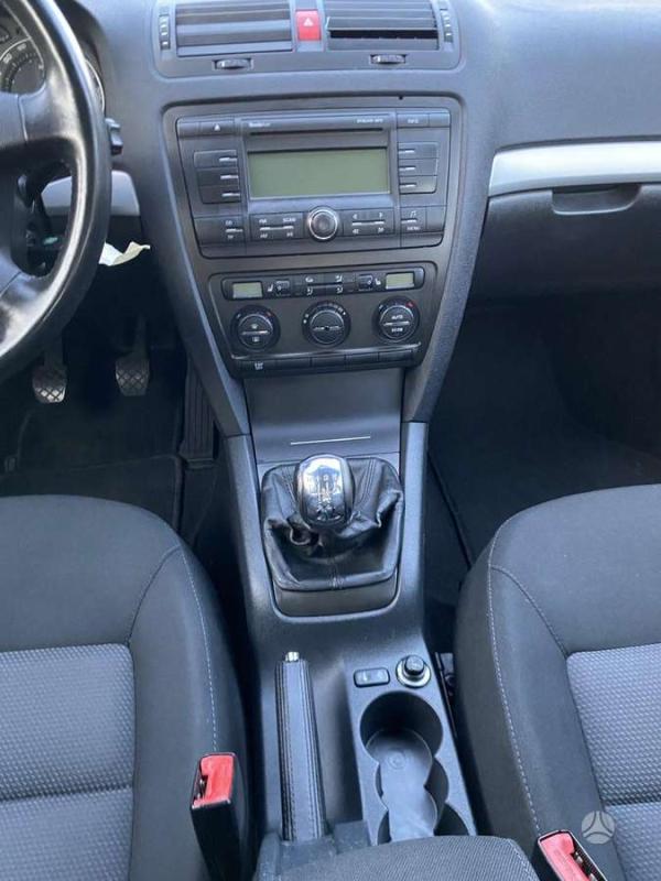 Pelēks Skoda Octavia 2007 Biržai, ar dzinēja tilpumu 1.90 L un nobraukumu 297 tūkst. km par 2350 €, foto 9 vietnē AUTOMOTO.COM.LV
