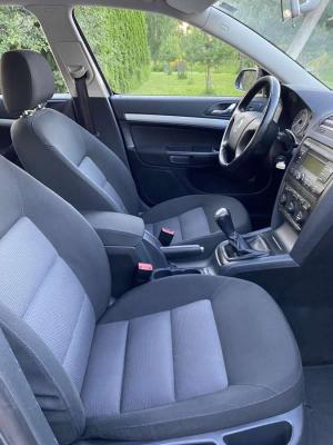 Grey Skoda Octavia 2007 in Birzai, with an engine capacity of 1.90 L and mileage of 297 thousand km for 2350 €, photo 12 on AUTOMOTO.COM.LV