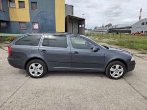 Grey Skoda Octavia 2007 in Klaipeda, with an engine capacity of 1.97 L and mileage of 280 thousand km for 1800 €, photo 3 on AUTOMOTO.COM.LV