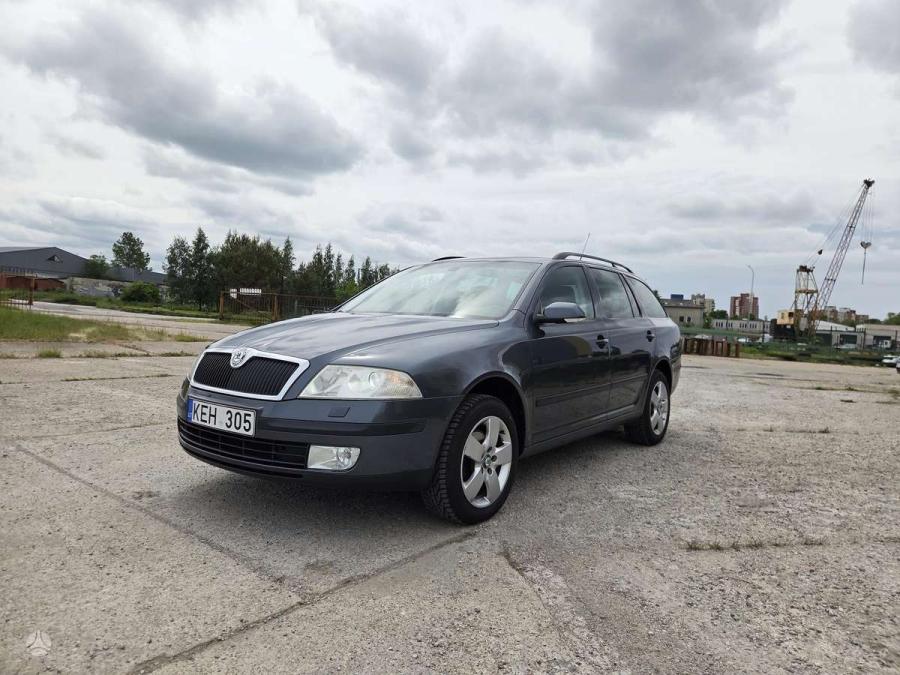 Grey Skoda Octavia 2007 in Klaipeda, with an engine capacity of 1.97 L and mileage of 280 thousand km for 1800 €, photo 4 on AUTOMOTO.COM.LV