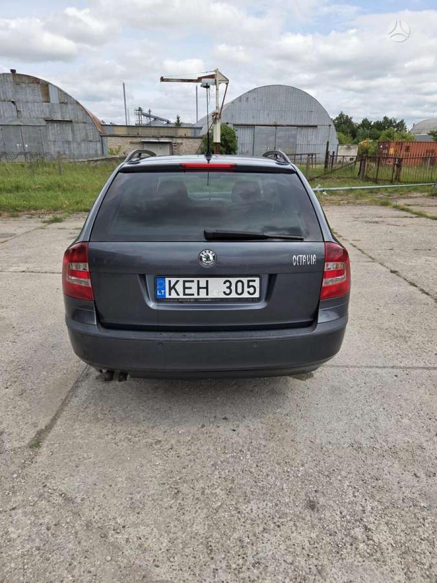 Grey Skoda Octavia 2007 in Klaipeda, with an engine capacity of 1.97 L and mileage of 280 thousand km for 1800 €, photo 6 on AUTOMOTO.COM.LV