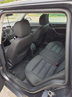 Grey Skoda Octavia 2007 in Klaipeda, with an engine capacity of 1.97 L and mileage of 280 thousand km for 1800 €, photo 9 on AUTOMOTO.COM.LV
