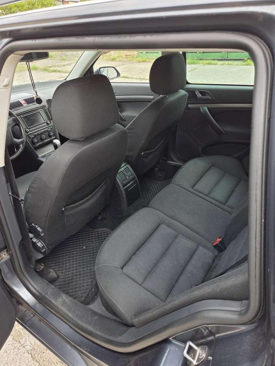 Grey Skoda Octavia 2007 in Klaipeda, with an engine capacity of 1.97 L and mileage of 280 thousand km for 1800 €, photo 9 on AUTOMOTO.COM.LV