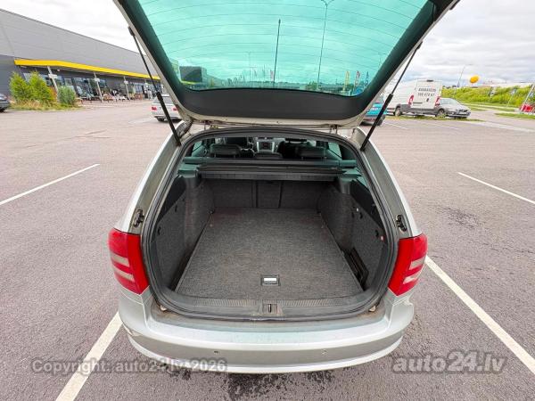 Grey Skoda Octavia 2007 in Tartu, with an engine capacity of 2.00 L and mileage of 331 thousand km for 1400 €, photo 7 on AUTOMOTO.COM.LV