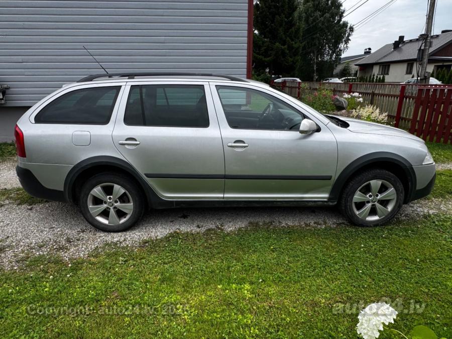 Pelēks Skoda Octavia 2007 Tallina, ar dzinēja tilpumu 2.00 L un nobraukumu 316 tūkst. km par 2499 €, foto 5 vietnē AUTOMOTO.COM.LV