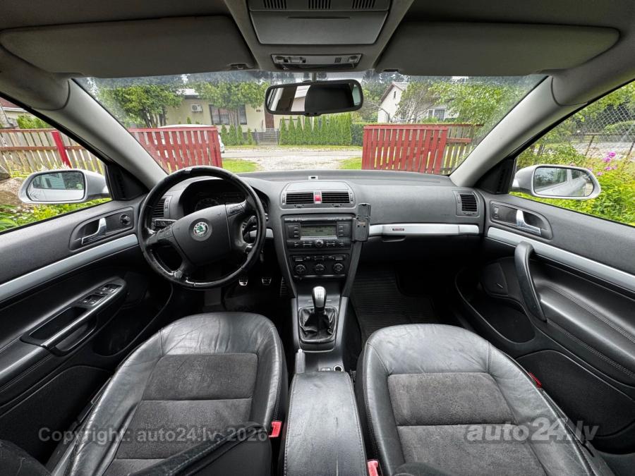 Pelēks Skoda Octavia 2007 Tallina, ar dzinēja tilpumu 2.00 L un nobraukumu 316 tūkst. km par 2499 €, foto 9 vietnē AUTOMOTO.COM.LV