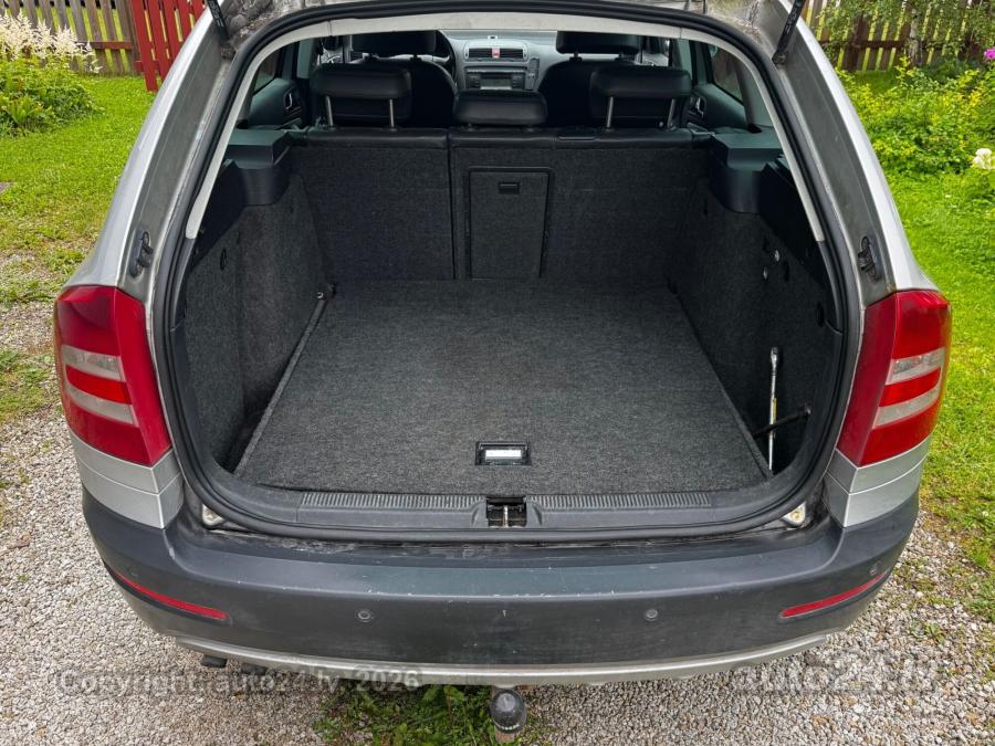 Pelēks Skoda Octavia 2007 Tallina, ar dzinēja tilpumu 2.00 L un nobraukumu 316 tūkst. km par 2499 €, foto 15 vietnē AUTOMOTO.COM.LV