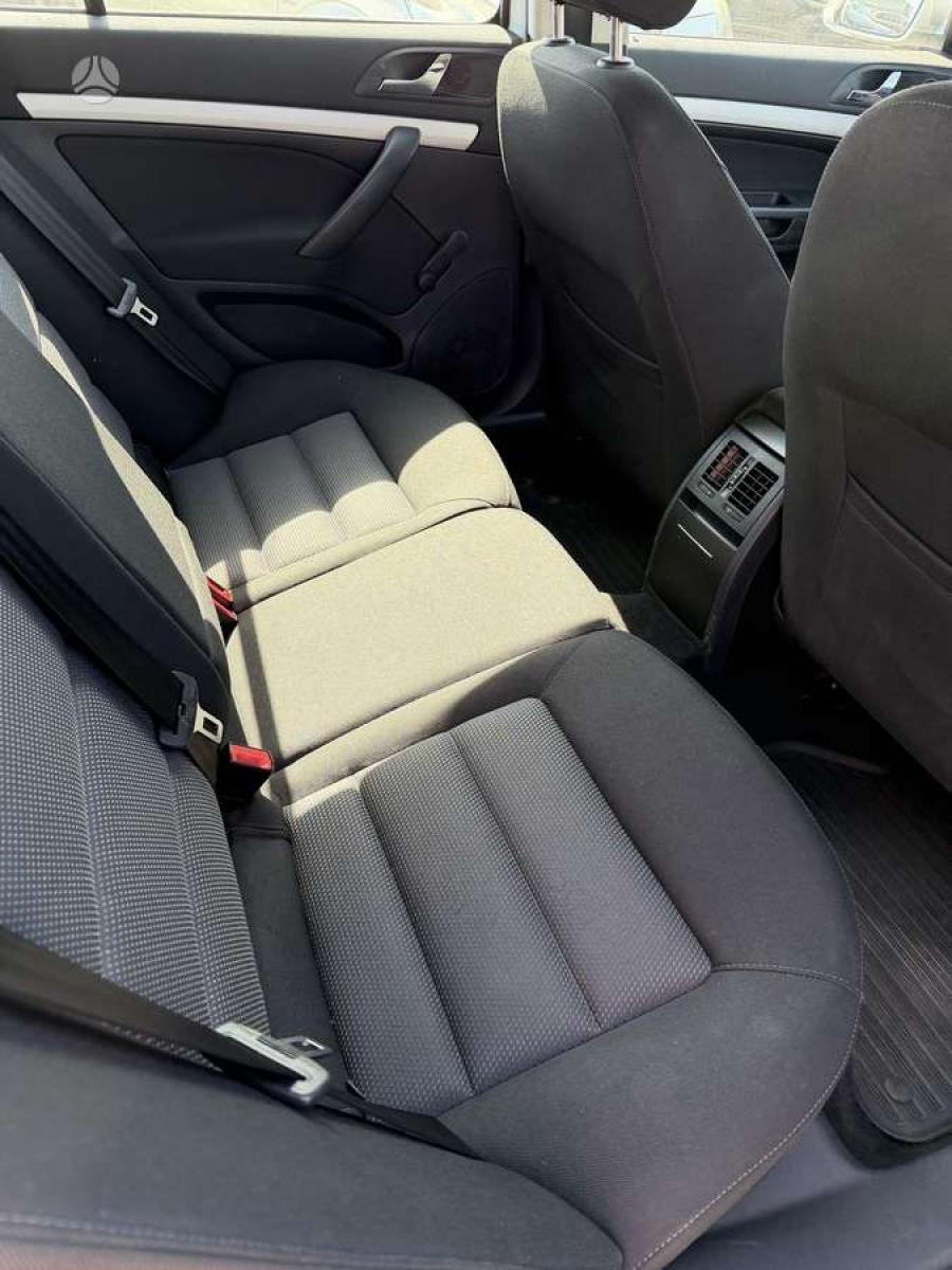 Grey Skoda Octavia 2007 in Kaunas, with an engine capacity of 1.90 L and mileage of 287 thousand km for 2250 €, photo 8 on AUTOMOTO.COM.LV