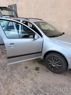 Grey Skoda Octavia 2007 in Cesis, with an engine capacity of 2.00 L and mileage of 315 thousand km for 3100 €, photo 5 on AUTOMOTO.COM.LV