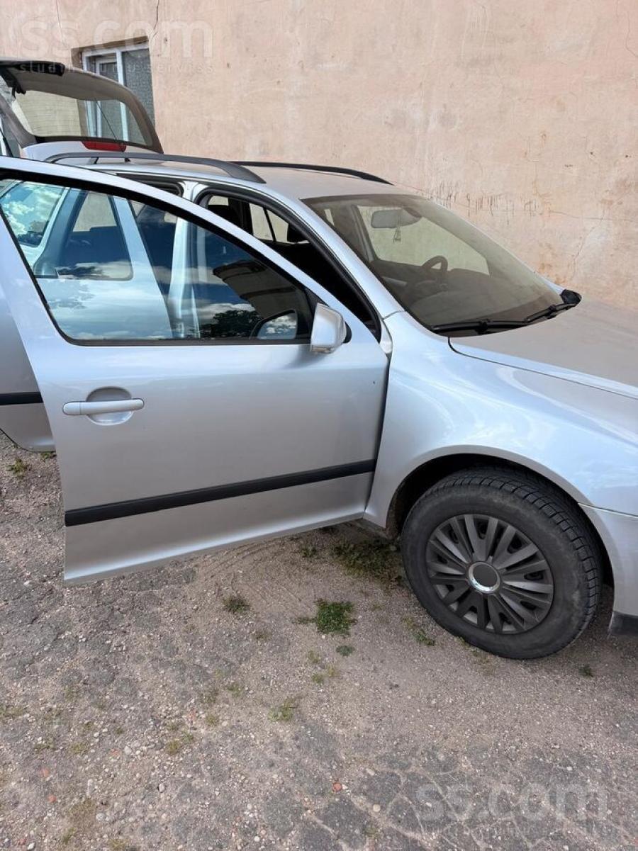 Grey Skoda Octavia 2007 in Cesis, with an engine capacity of 2.00 L and mileage of 315 thousand km for 3100 €, photo 5 on AUTOMOTO.COM.LV