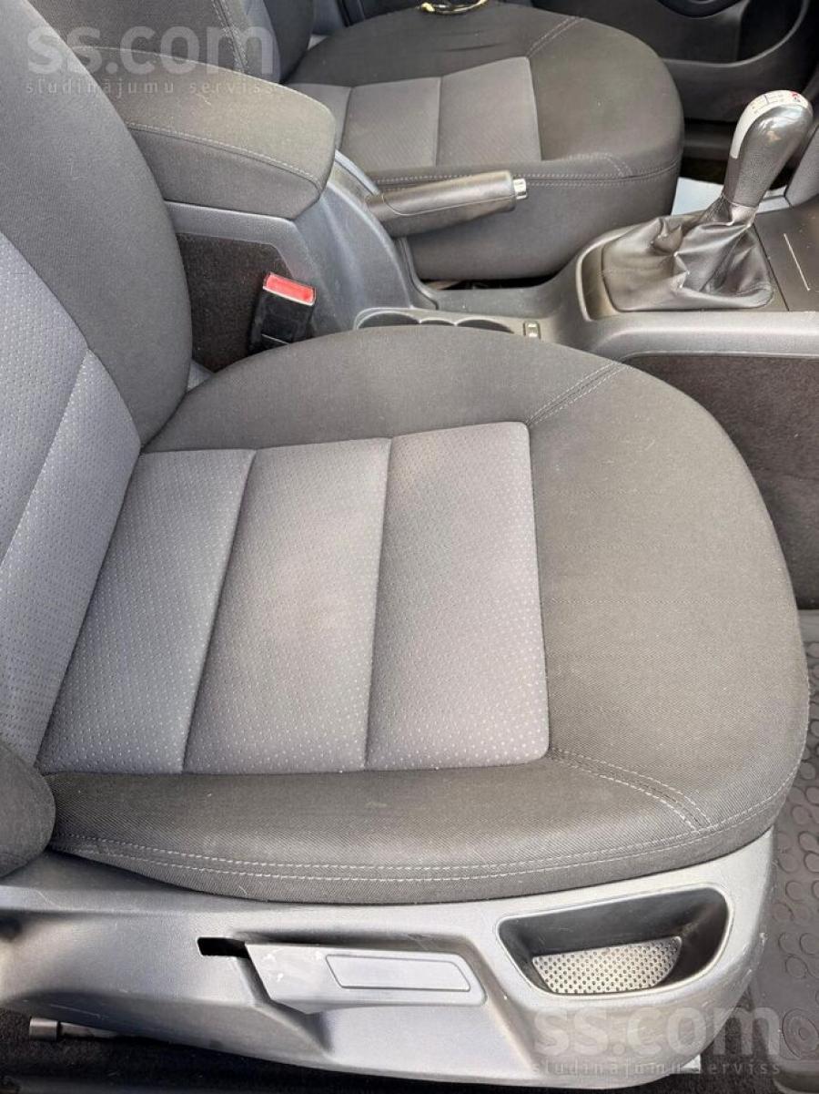 Grey Skoda Octavia 2007 in Cesis, with an engine capacity of 2.00 L and mileage of 315 thousand km for 3100 €, photo 6 on AUTOMOTO.COM.LV