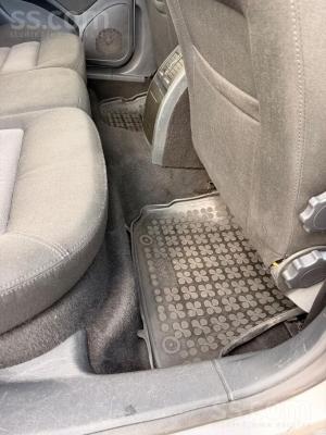 Grey Skoda Octavia 2007 in Cesis, with an engine capacity of 2.00 L and mileage of 315 thousand km for 3100 €, photo 7 on AUTOMOTO.COM.LV
