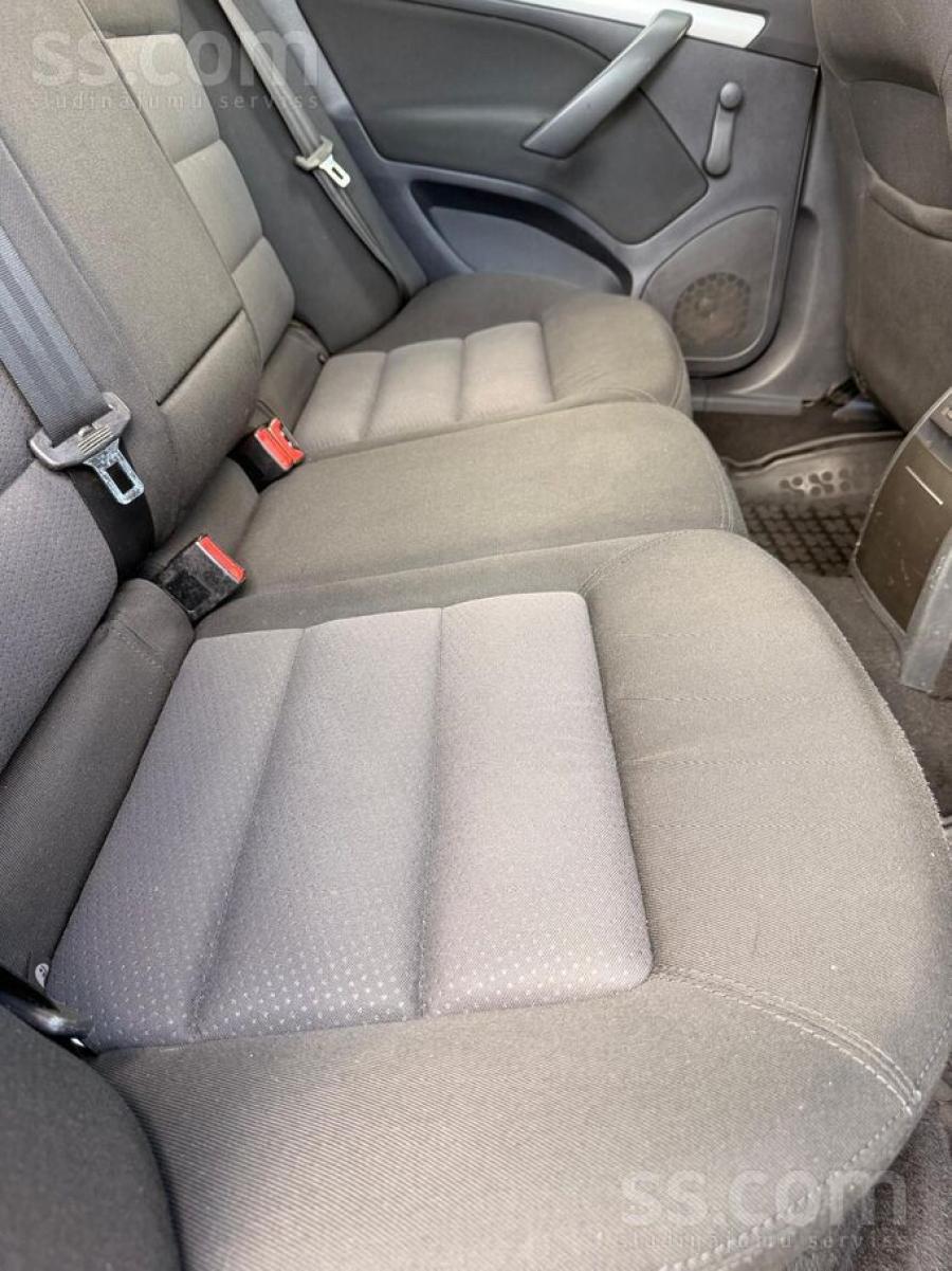 Grey Skoda Octavia 2007 in Cesis, with an engine capacity of 2.00 L and mileage of 315 thousand km for 3100 €, photo 8 on AUTOMOTO.COM.LV