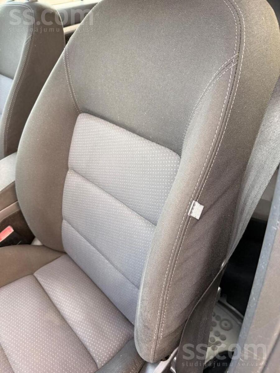 Grey Skoda Octavia 2007 in Cesis, with an engine capacity of 2.00 L and mileage of 315 thousand km for 3100 €, photo 11 on AUTOMOTO.COM.LV