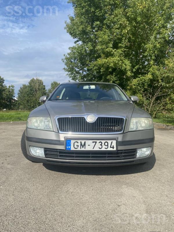 Skoda Octavia 2007 Rīga vietnē Pelēks Skoda Octavia 2007 Rīga, ar dzinēja tilpumu 2.00 L un nobraukumu 350 tūkst. km par 1000 €, foto 7 vietnē AUTOMOTO.COM.LV