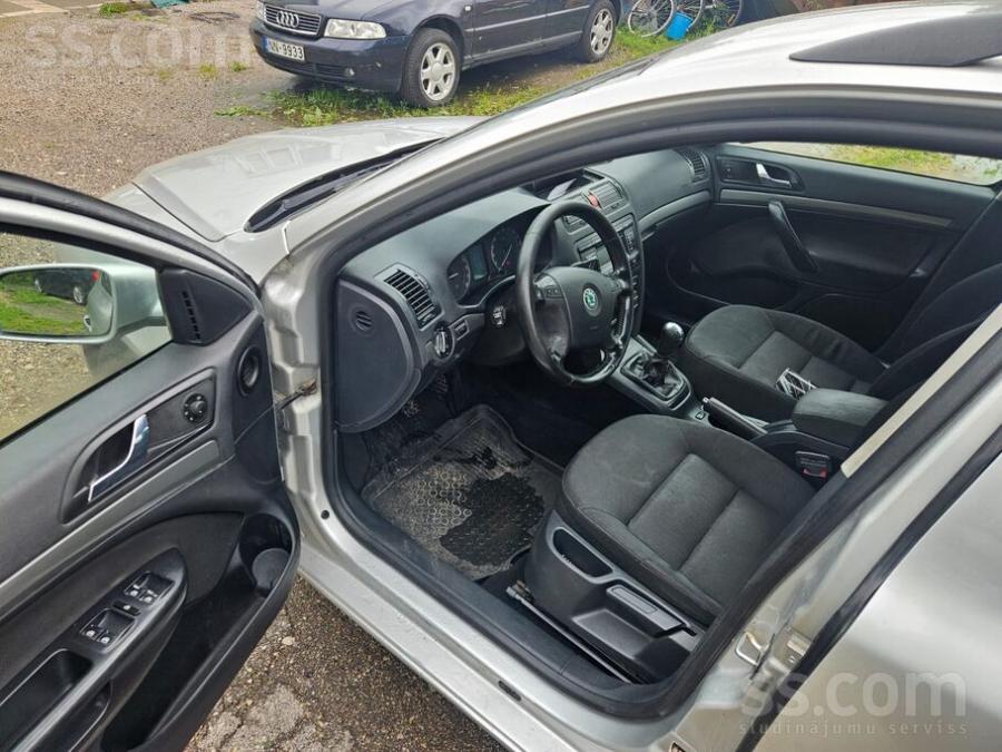 Grey Skoda Octavia 2007 in Riga, with an engine capacity of 2.00 L and mileage of 337 thousand km for 1680 €, photo 8 on AUTOMOTO.COM.LV