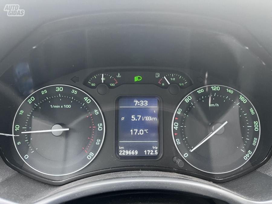 Pelēks Skoda Octavia 2007 Viļņa, ar dzinēja tilpumu 1.90 L un nobraukumu 230 tūkst. km par 1777 €, foto 13 vietnē AUTOMOTO.COM.LV