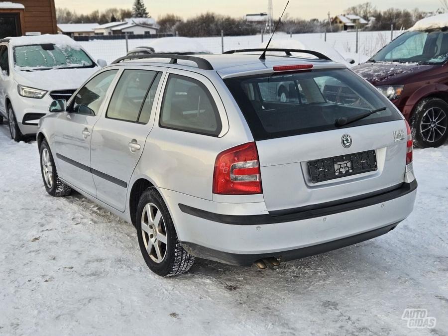 Grey Skoda Octavia 2008 in Kluonaliai, with an engine capacity of 1.90 L and mileage of 270 thousand km for 2999 €, photo 9 on AUTOMOTO.COM.LV