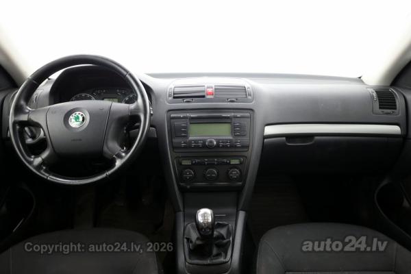 Pelēks Skoda Octavia 2008 Tallina, ar dzinēja tilpumu 1.90 L un nobraukumu 288 tūkst. km par 999 €, foto 5 vietnē AUTOMOTO.COM.LV