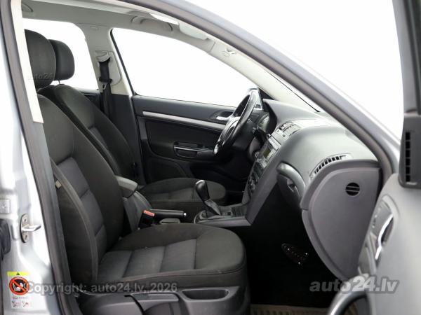 Pelēks Skoda Octavia 2008 Tallina, ar dzinēja tilpumu 1.90 L un nobraukumu 288 tūkst. km par 999 €, foto 6 vietnē AUTOMOTO.COM.LV