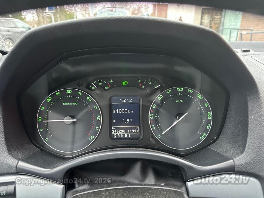 Pelēks Skoda Octavia 2008 Tallina, ar dzinēja tilpumu 2.00 L un nobraukumu 350 tūkst. km par 1699 €, foto 13 vietnē AUTOMOTO.COM.LV