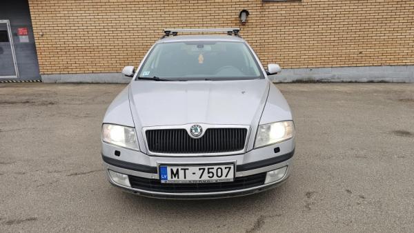 Grey Skoda Octavia 2008 in Riga, with an engine capacity of 2.00 L and mileage of 272 thousand km for 2250 €, photo 2 on AUTOMOTO.COM.LV