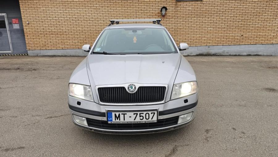 Grey Skoda Octavia 2008 in Riga, with an engine capacity of 2.00 L and mileage of 272 thousand km for 2250 €, photo 3 on AUTOMOTO.COM.LV