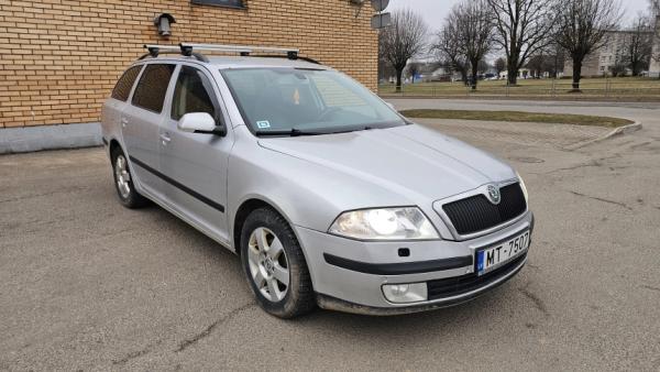 Grey Skoda Octavia 2008 in Riga, with an engine capacity of 2.00 L and mileage of 272 thousand km for 2250 €, photo 3 on AUTOMOTO.COM.LV