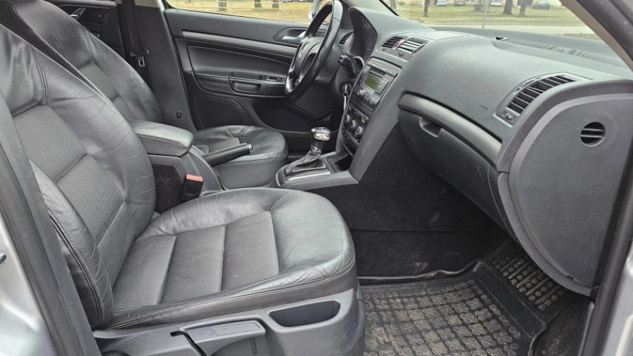 Grey Skoda Octavia 2008 in Riga, with an engine capacity of 2.00 L and mileage of 272 thousand km for 2250 €, photo 14 on AUTOMOTO.COM.LV
