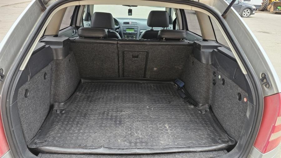 Grey Skoda Octavia 2008 in Riga, with an engine capacity of 2.00 L and mileage of 272 thousand km for 2250 €, photo 20 on AUTOMOTO.COM.LV
