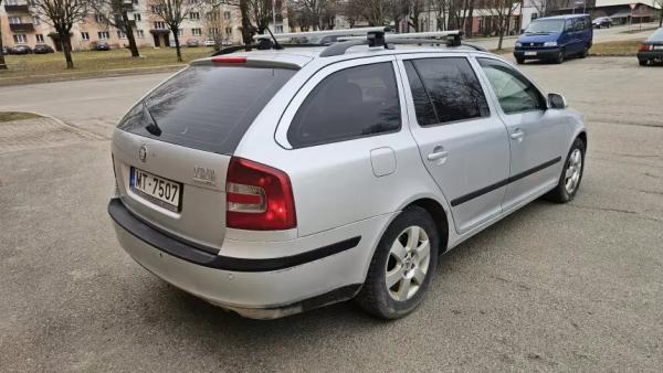 Pelēks Skoda Octavia 2008 Rīga, ar dzinēja tilpumu 2.00 L un nobraukumu 272 tūkst. km par 1950 €, foto 5 vietnē AUTOMOTO.COM.LV