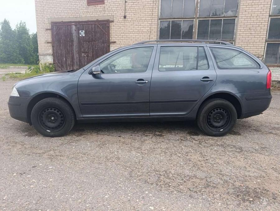 Pelēks Skoda Octavia 2008 Rokiškis, ar dzinēja tilpumu 1.90 L un nobraukumu 175 tūkst. km par 2700 €, foto 3 vietnē AUTOMOTO.COM.LV