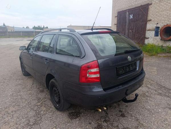 Pelēks Skoda Octavia 2008 Rokiškis, ar dzinēja tilpumu 1.90 L un nobraukumu 175 tūkst. km par 2700 €, foto 3 vietnē AUTOMOTO.COM.LV