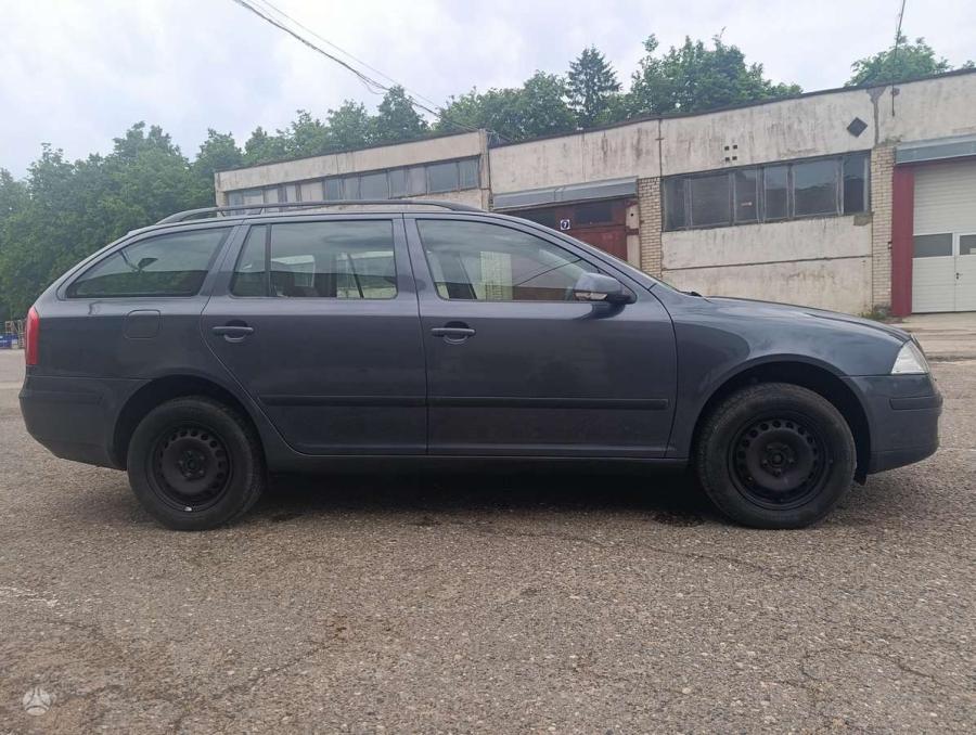 Pelēks Skoda Octavia 2008 Rokiškis, ar dzinēja tilpumu 1.90 L un nobraukumu 175 tūkst. km par 2700 €, foto 7 vietnē AUTOMOTO.COM.LV