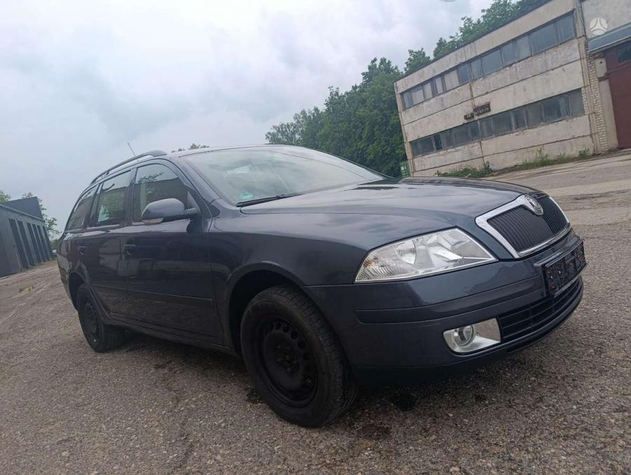 Pelēks Skoda Octavia 2008 Rokiškis, ar dzinēja tilpumu 1.90 L un nobraukumu 175 tūkst. km par 2700 €, foto 8 vietnē AUTOMOTO.COM.LV