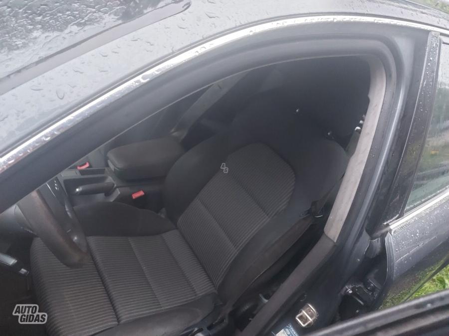 Grey Skoda Octavia 2008 in Vilnius, with an engine capacity of 2.50 L and mileage of 300 thousand km for 350 €, photo 1 on AUTOMOTO.COM.LV