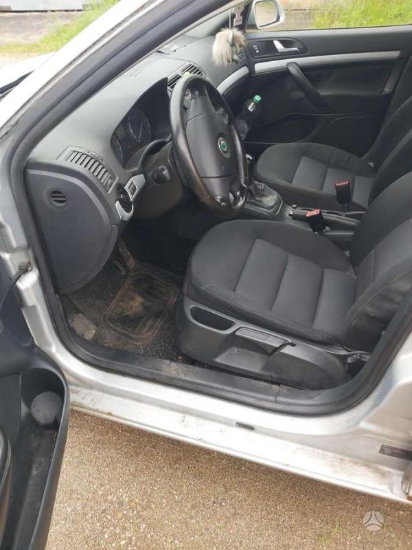 Pelēks Skoda Octavia 2008 Utena, ar dzinēja tilpumu 1.90 L un nobraukumu 333 tūkst. km par 1100 €, foto 10 vietnē AUTOMOTO.COM.LV