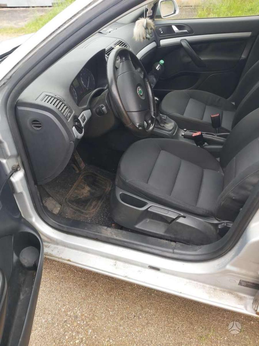 Pelēks Skoda Octavia 2008 Utena, ar dzinēja tilpumu 1.90 L un nobraukumu 333 tūkst. km par 1100 €, foto 11 vietnē AUTOMOTO.COM.LV