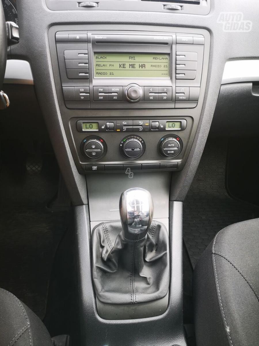 Pelēks Skoda Octavia 2008 Radviliškis, ar dzinēja tilpumu 2.00 L un nobraukumu 269 tūkst. km par 2750 €, foto 9 vietnē AUTOMOTO.COM.LV