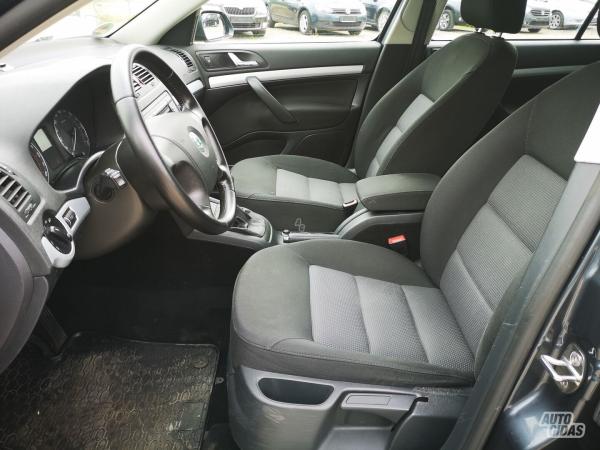 Grey Skoda Octavia 2008 in Radviliskis, with an engine capacity of 2.00 L and mileage of 269 thousand km for 2750 €, photo 9 on AUTOMOTO.COM.LV