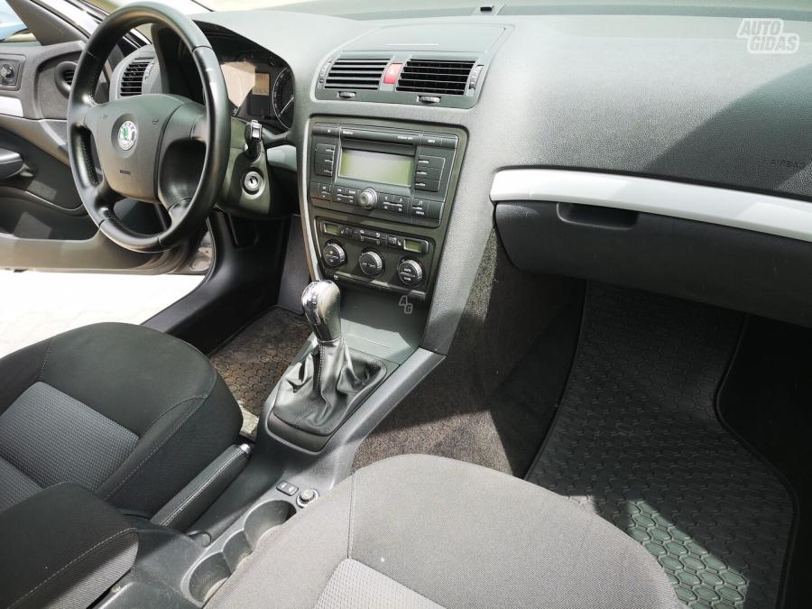 Pelēks Skoda Octavia 2008 Radviliškis, ar dzinēja tilpumu 2.00 L un nobraukumu 269 tūkst. km par 2750 €, foto 12 vietnē AUTOMOTO.COM.LV