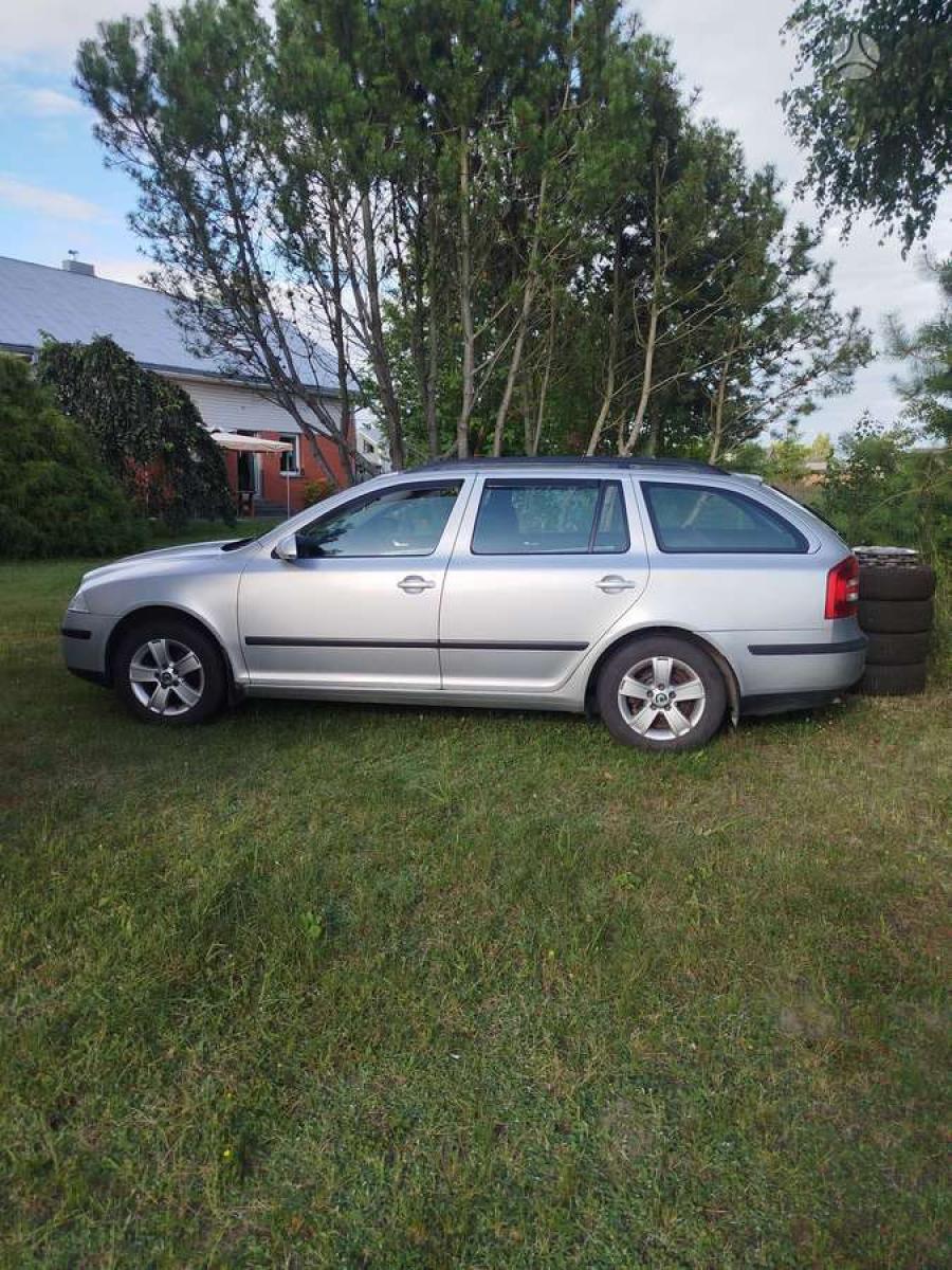 Grey Skoda Octavia 2008 in Kaunas, with an engine capacity of 1.90 L and mileage of 220 thousand km for 2700 €, photo 5 on AUTOMOTO.COM.LV