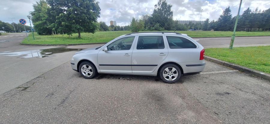 Grey Skoda Octavia 2008 in Klaipeda, with an engine capacity of 2.00 L and mileage of 321 thousand km for 1200 €, photo 4 on AUTOMOTO.COM.LV