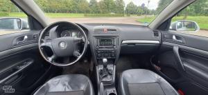 Grey Skoda Octavia 2008 in Klaipeda, with an engine capacity of 2.00 L and mileage of 321 thousand km for 1200 €, photo 6 on AUTOMOTO.COM.LV