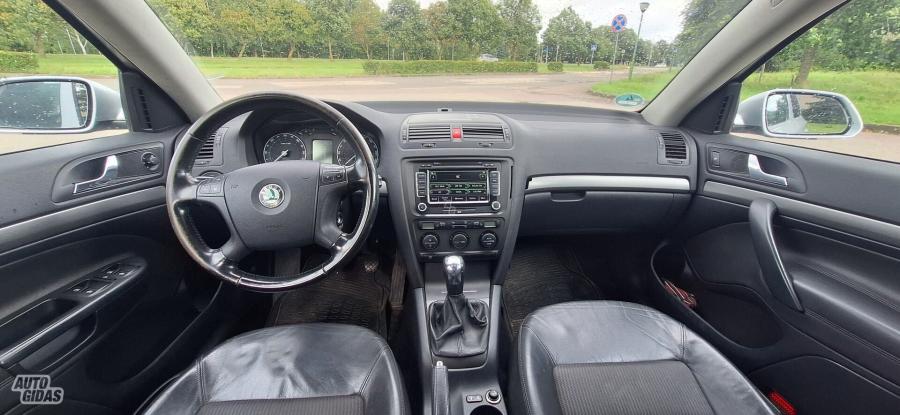Grey Skoda Octavia 2008 in Klaipeda, with an engine capacity of 2.00 L and mileage of 321 thousand km for 1200 €, photo 6 on AUTOMOTO.COM.LV