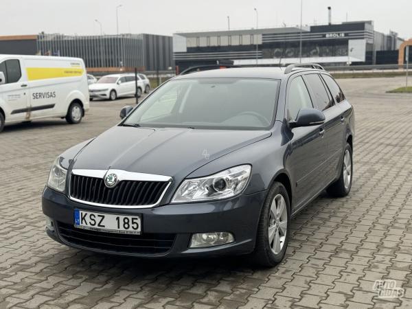 Grey Skoda Octavia 2009 in Vilnius, with an engine capacity of 1.90 L and mileage of 318 thousand km for 2490 €, photo 1 on AUTOMOTO.COM.LV