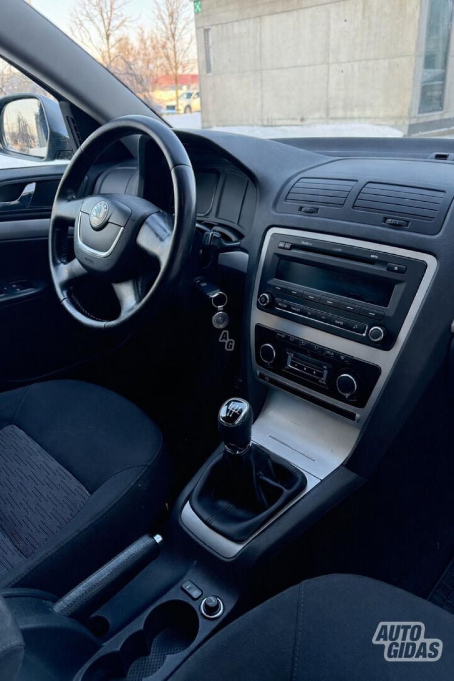 Grey Skoda Octavia 2009 in Vilnius, with an engine capacity of 1.90 L and mileage of 321 thousand km for 2300 €, photo 13 on AUTOMOTO.COM.LV