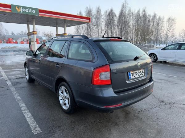 Grey Skoda Octavia 2009 in Kaunas, with an engine capacity of 1.60 L and mileage of 370 thousand km for 1890 €, photo 3 on AUTOMOTO.COM.LV