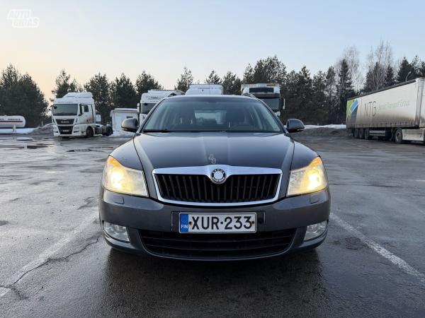 Grey Skoda Octavia 2009 in Kaunas, with an engine capacity of 1.60 L and mileage of 370 thousand km for 1890 €, photo 5 on AUTOMOTO.COM.LV