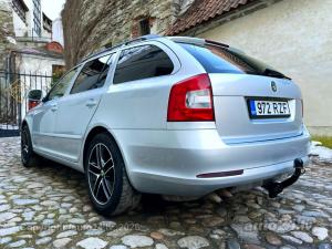 Pelēks Skoda Octavia 2009 Tallina, ar dzinēja tilpumu 1.90 L un nobraukumu 255 tūkst. km par 3999 €, foto 4 vietnē AUTOMOTO.COM.LV